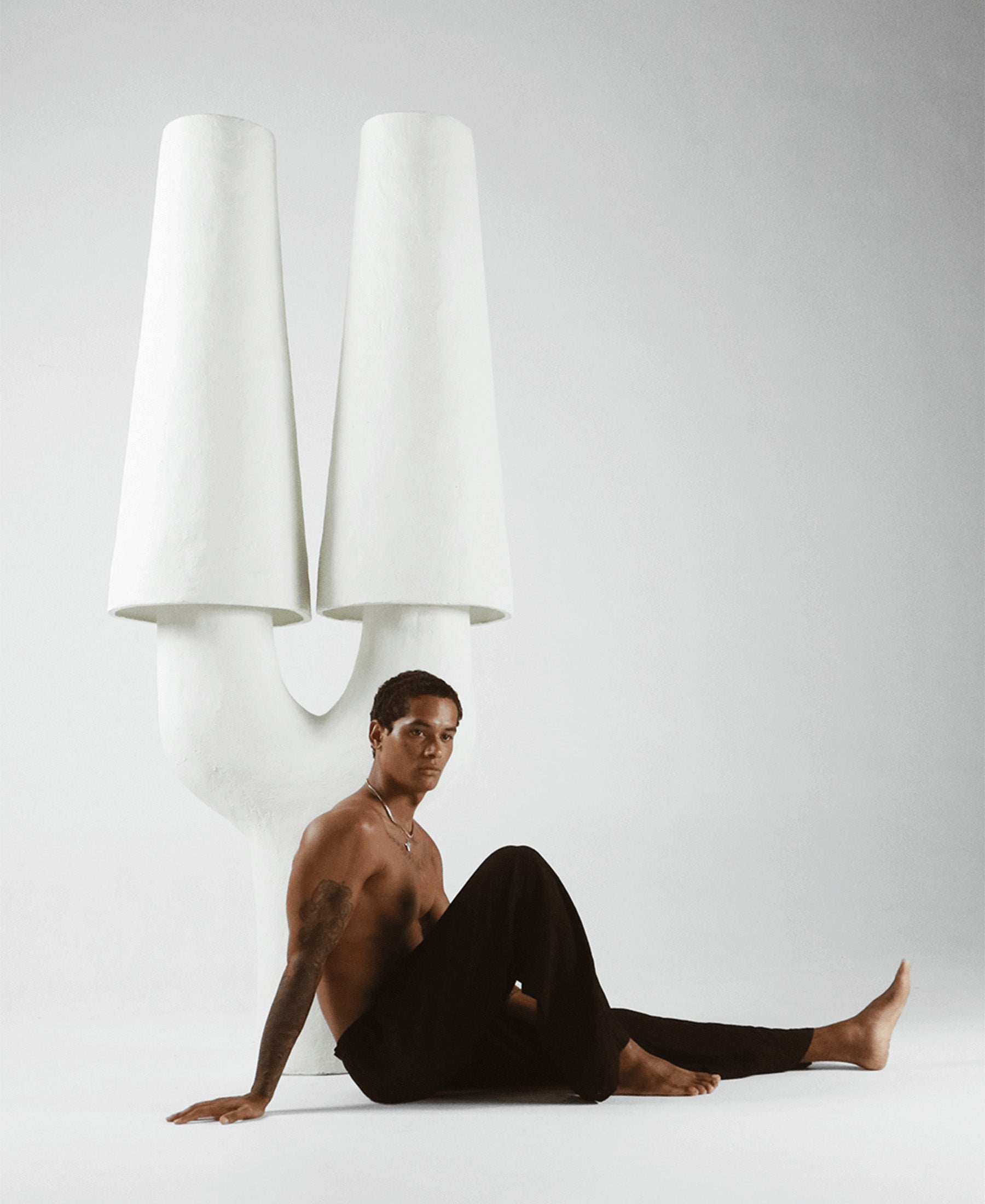 TheEND | Joshua Double Lamp White Resin Plaster